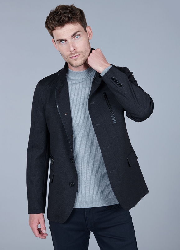 Vêtements tendances et chics pour homme